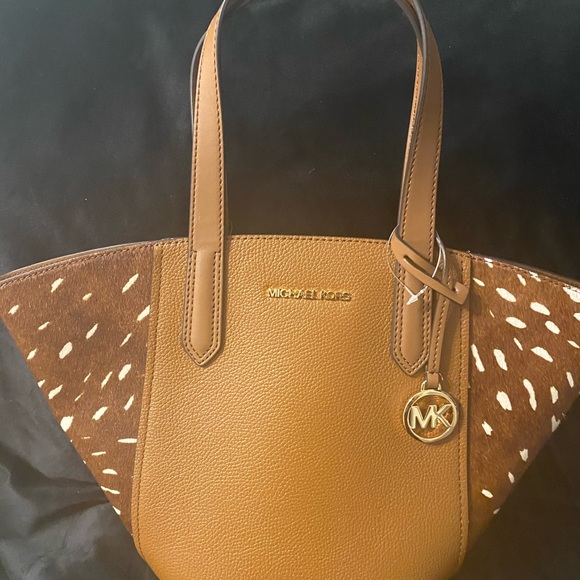 Michael Kors Collection | Bags | Michael Kors Nwt Portia Small Bucket ...